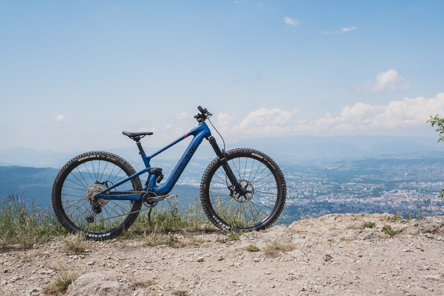 Nouveauté | Lapierre E-ZESTY : Le VTTAE Light Français est de retour ...
