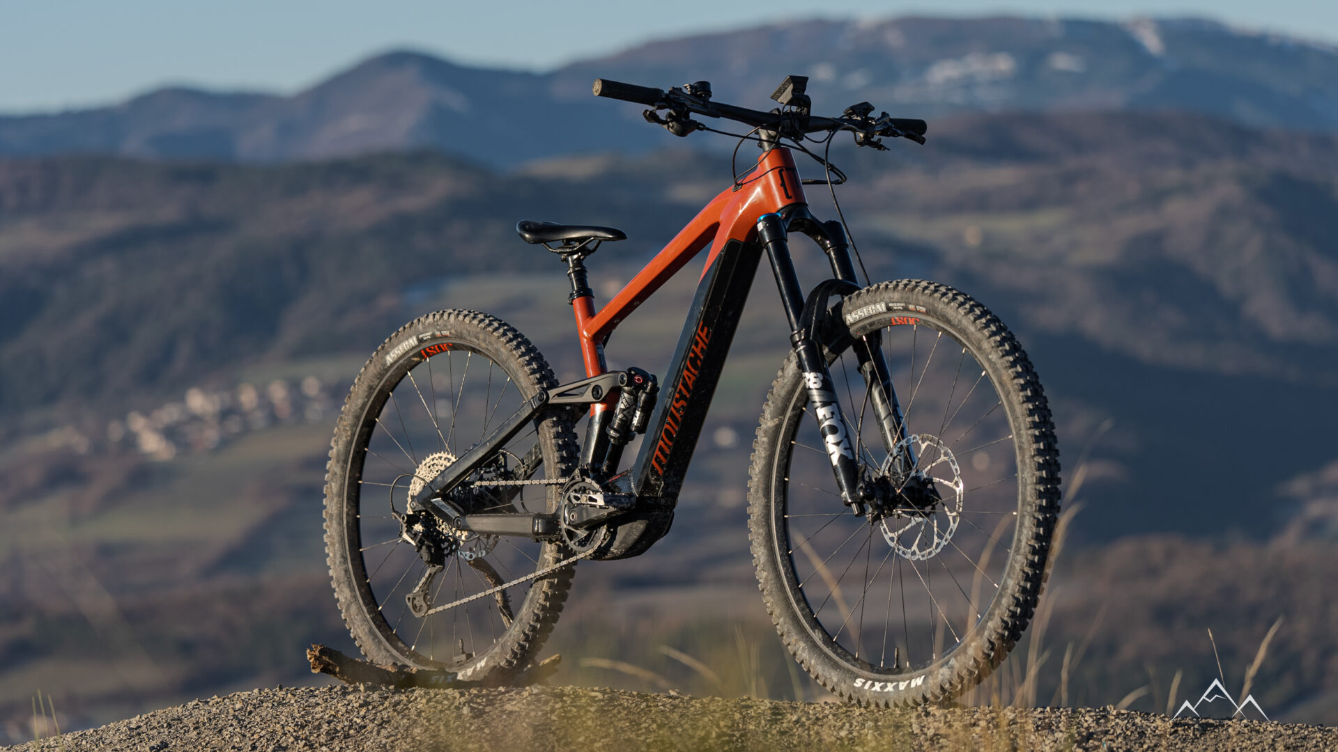 Test | Moustache Game 7 : le baroudeur de l'extrême ! - enDHurobike