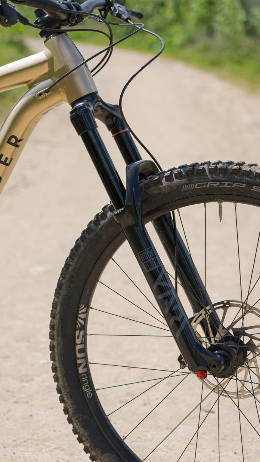Test | ROCKRIDER Feel 700 LT : L'enduro à petit prix ! - enDHurobike