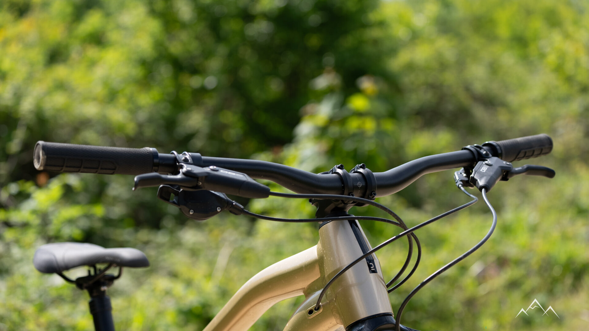 Test | ROCKRIDER Feel 700 LT : L'enduro à petit prix ! - enDHurobike