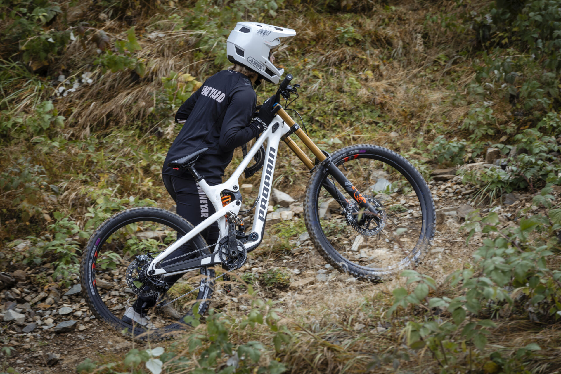 Nouveauté | Propain Rage 3 R CF : Rage Mode Activé - enDHurobike