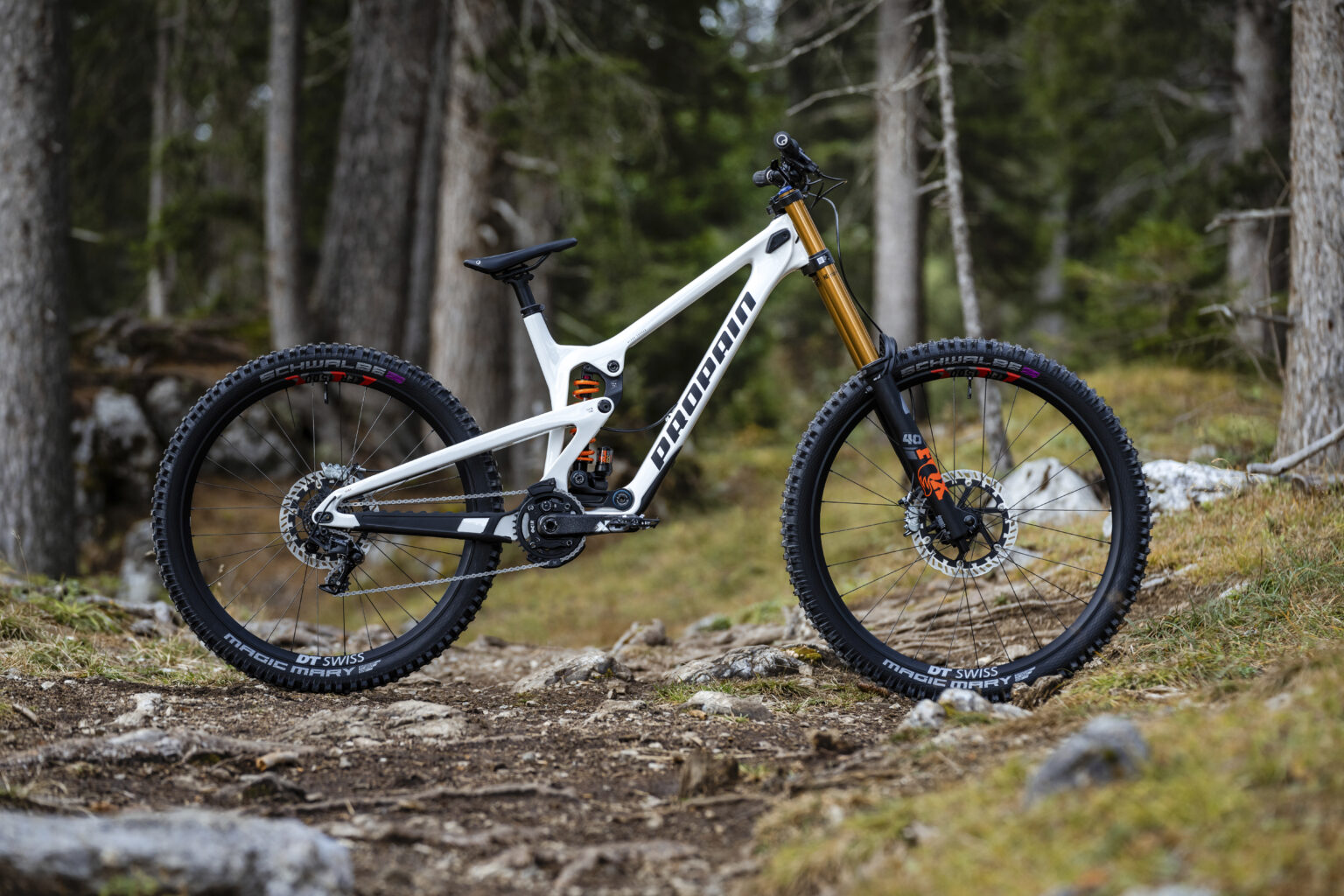 Nouveauté | Propain Rage 3 R CF : Rage Mode Activé - enDHurobike